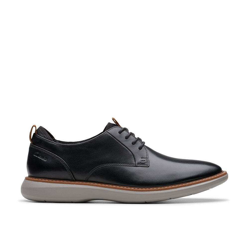 最新商品頁 - Clarks