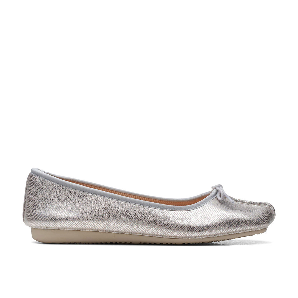 最新商品頁 - Clarks
